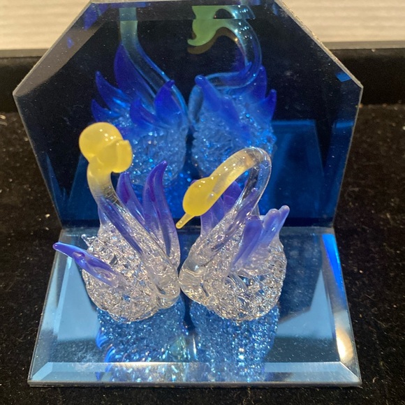 Accents | Nib Spun Glass Pair Of Swans On Mirror Base | Poshmark